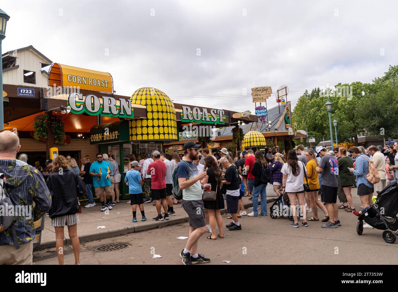 Roasted corn food booth hi-res stock photography and images - Alamy