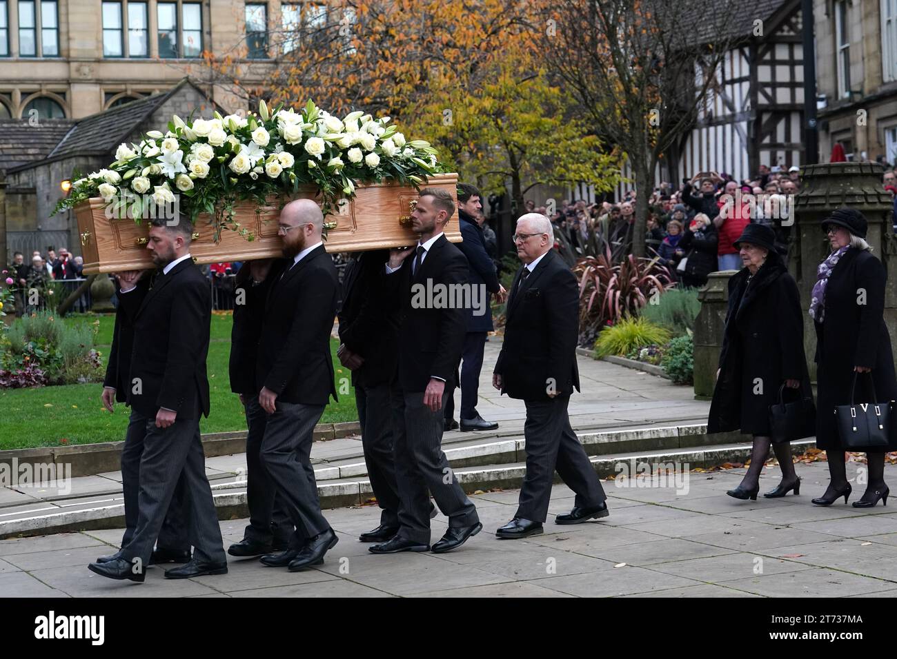 Sir bobby charlton and norma ball hi-res stock photography and images ...