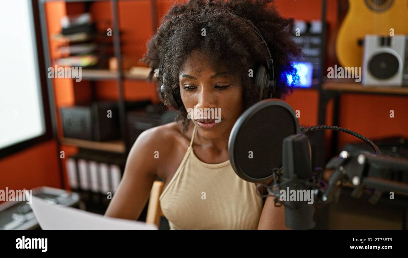 African american woman reporter working hi-res stock photography and ...