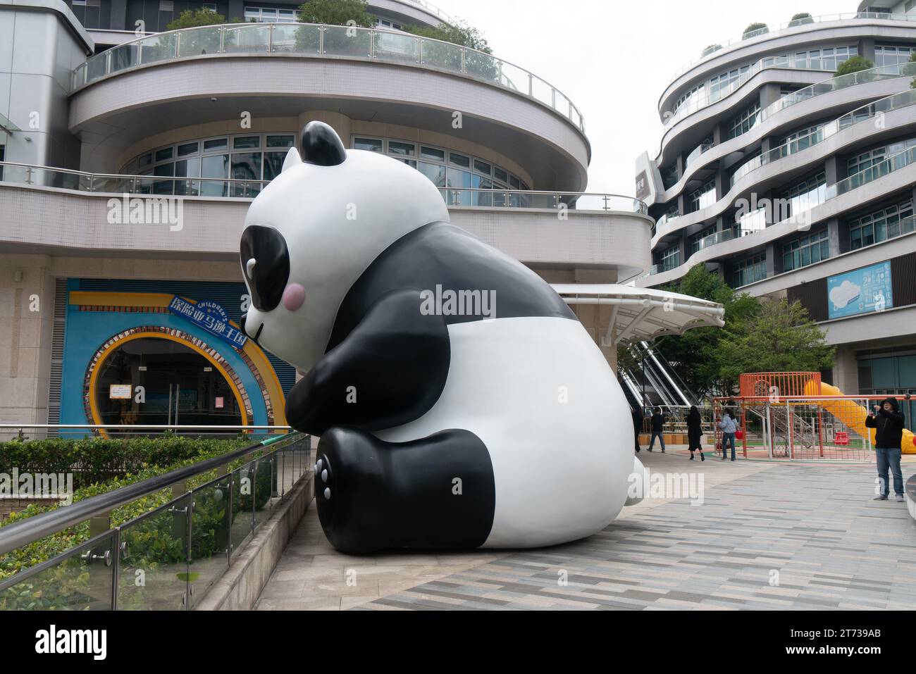 Shanghai, China. 13th Nov, 2023. SHANGHAI, CHINA - NOVEMBER 13, 2023 ...