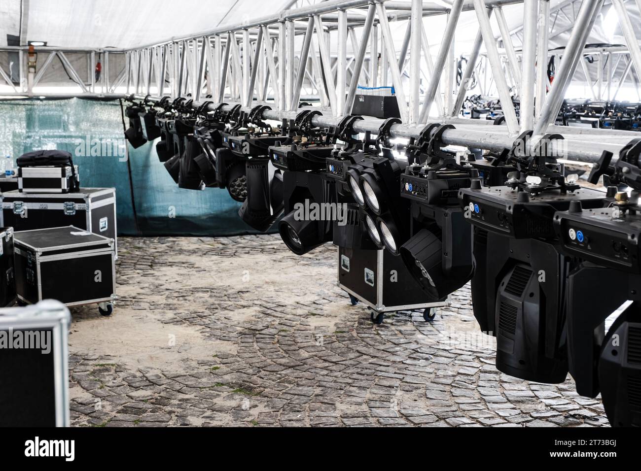 Installation of professional sound, light, video and stage equipment ...