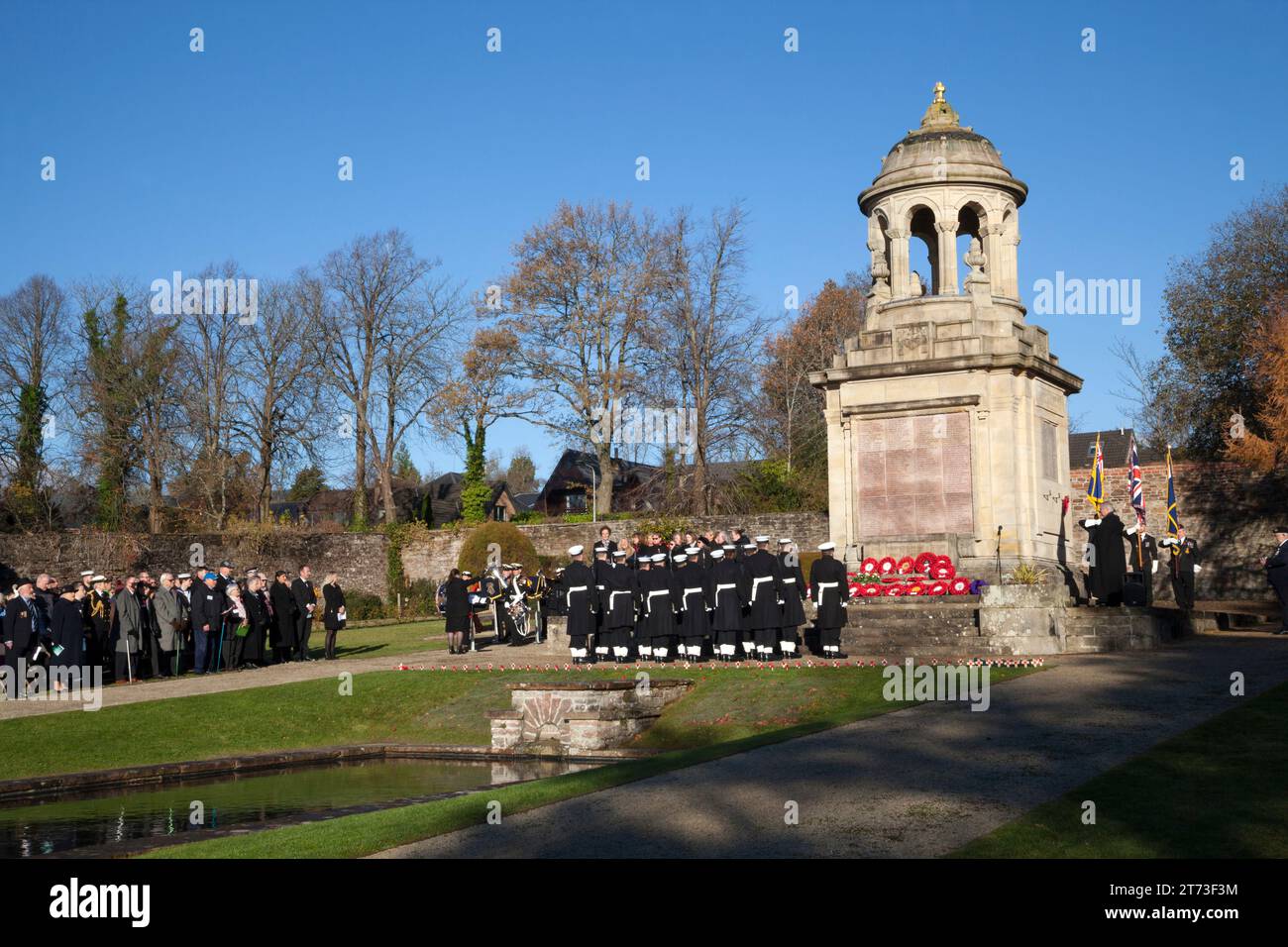 Helensburgh War Memorial, Remembrance service 2023 with naval guard and ...