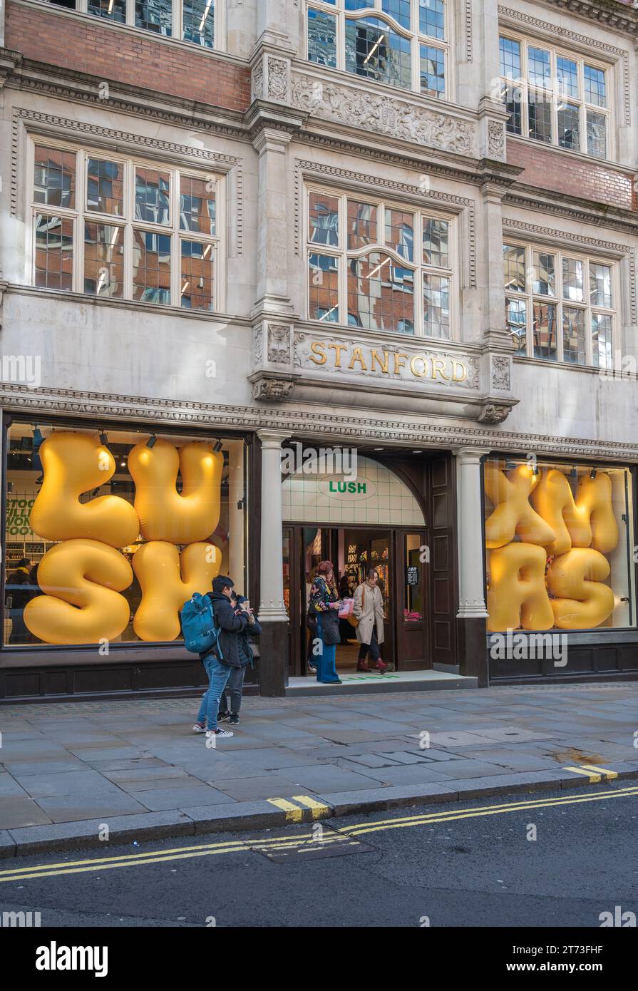 Lush Cosmetics shop in Covent Garden. A young woman (employee ...