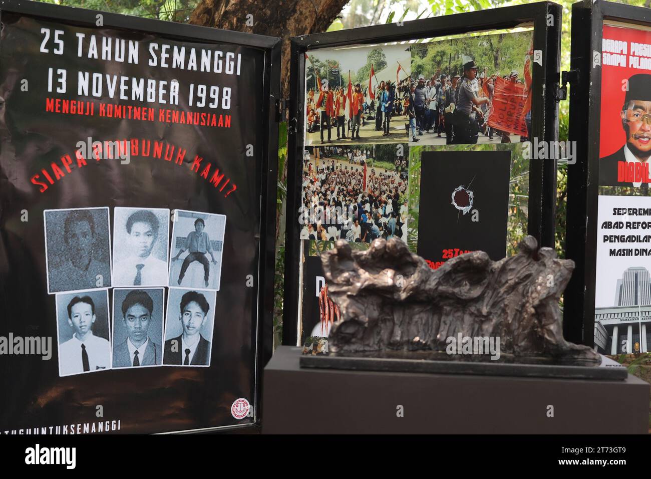 Darkhistory hi-res stock photography and images - Alamy