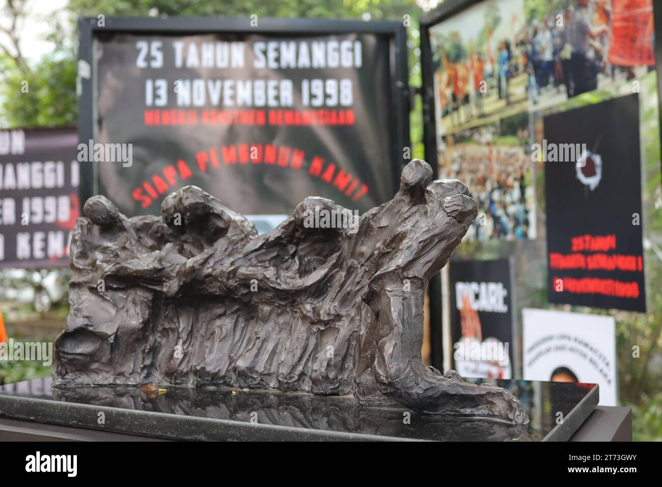 Darkhistory hi-res stock photography and images - Alamy