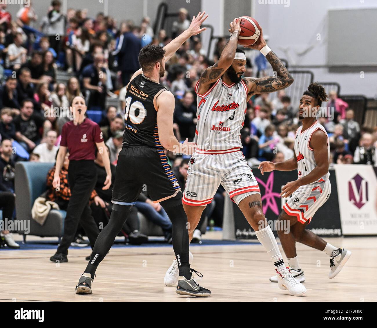 Riders in action hi-res stock photography and images - Alamy