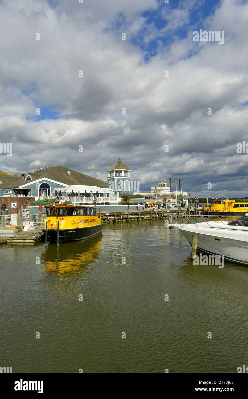 Old Town waterfront in Alexandria VA Stock Photo - Alamy