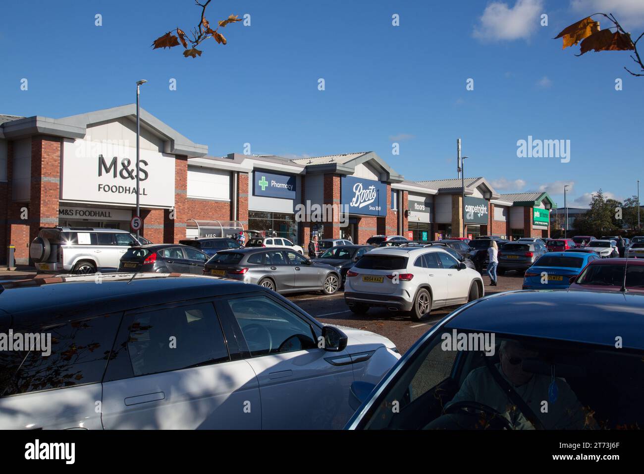 Orbital retail park hi-res stock photography and images - Alamy