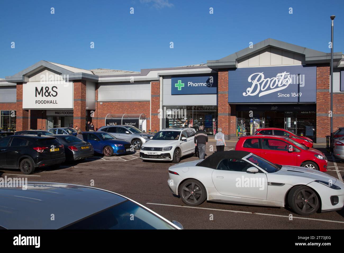 Orbital retail park hi-res stock photography and images - Alamy