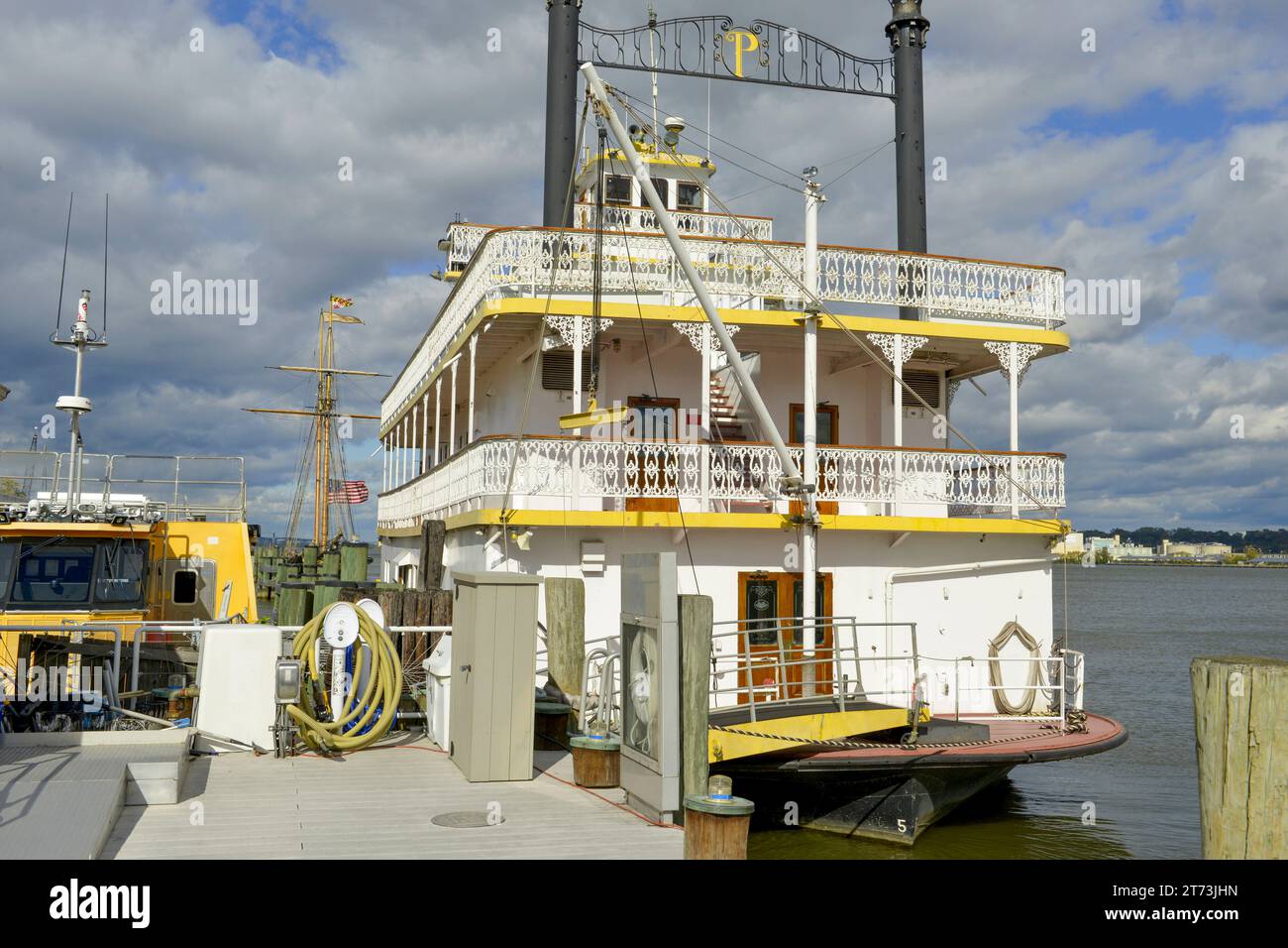 Old Town waterfront in Alexandria VA Stock Photo - Alamy