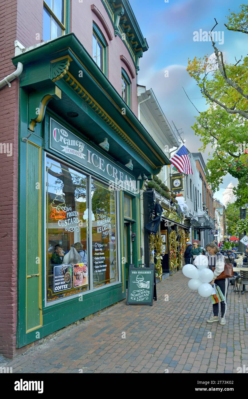Ice Cream store on King Street in Old Town Stock Photo - Alamy