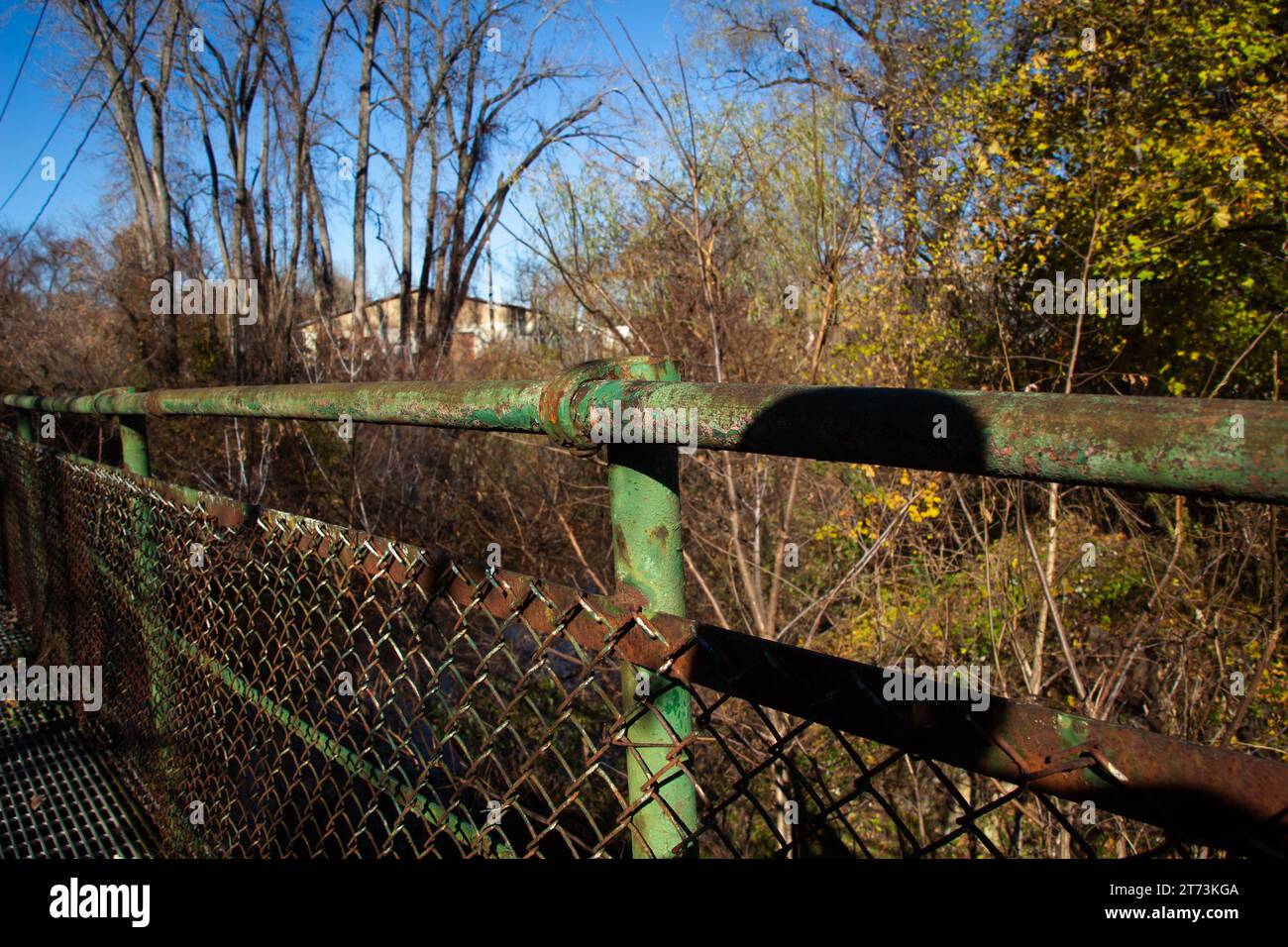 Green metal bridge over hi-res stock photography and images - Alamy