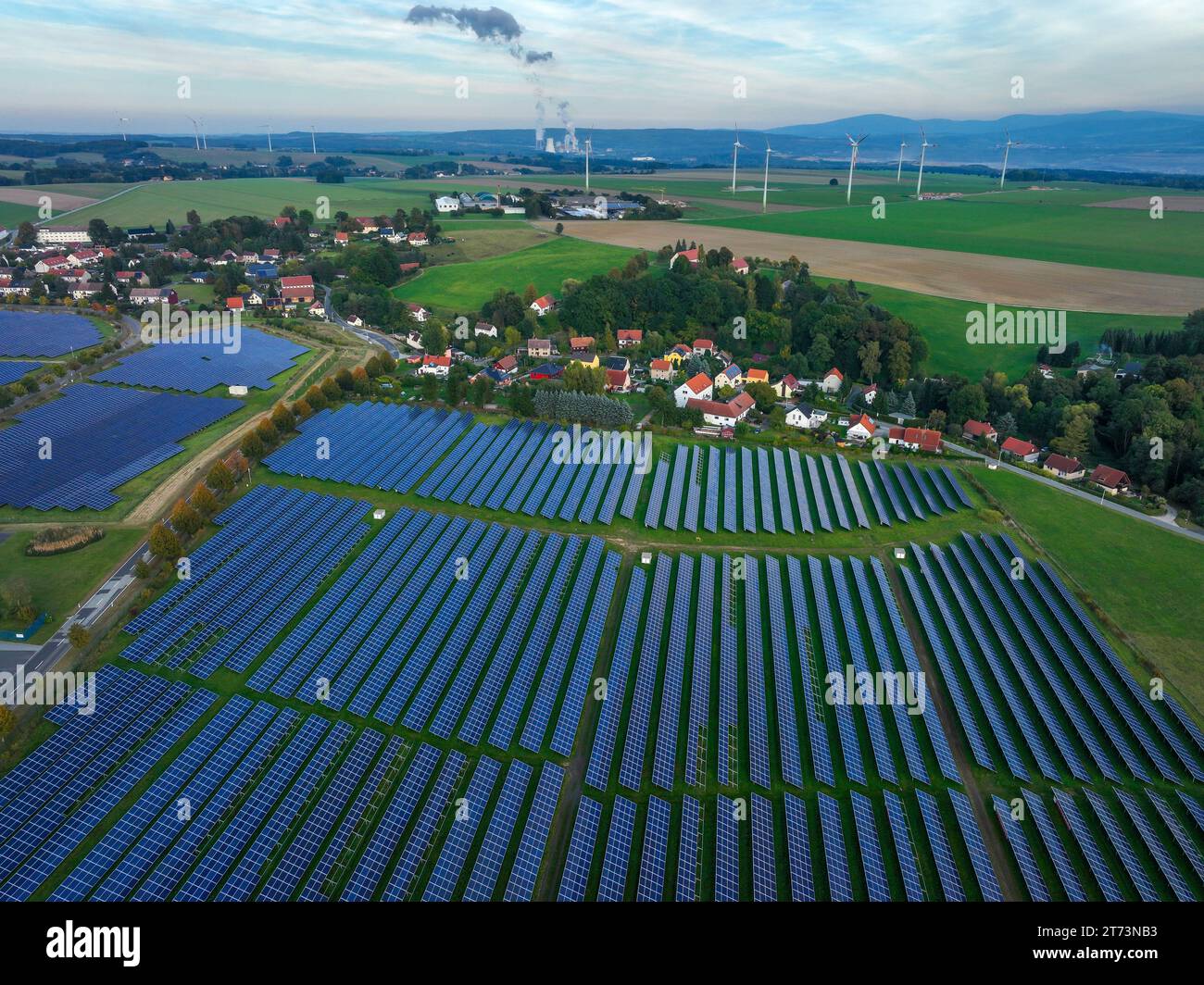 Open space solar system hi-res stock photography and images - Alamy