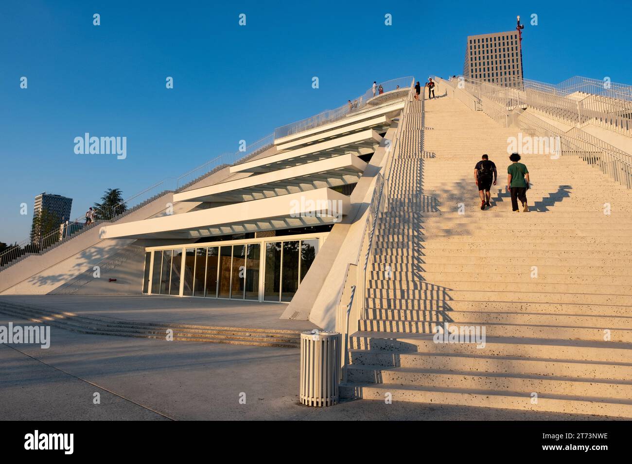 People climbing pyramid hi-res stock photography and images - Alamy