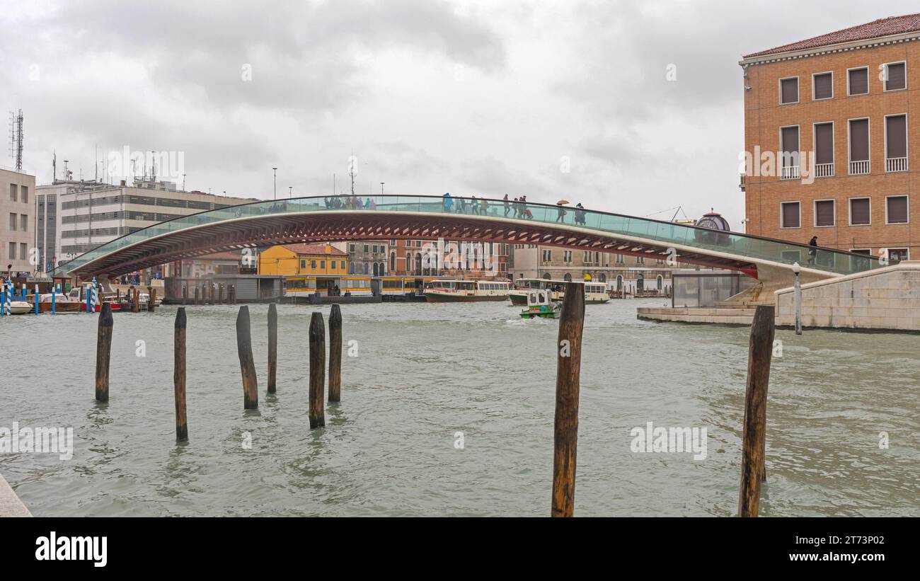 Steel arched footbridge hi-res stock photography and images - Alamy