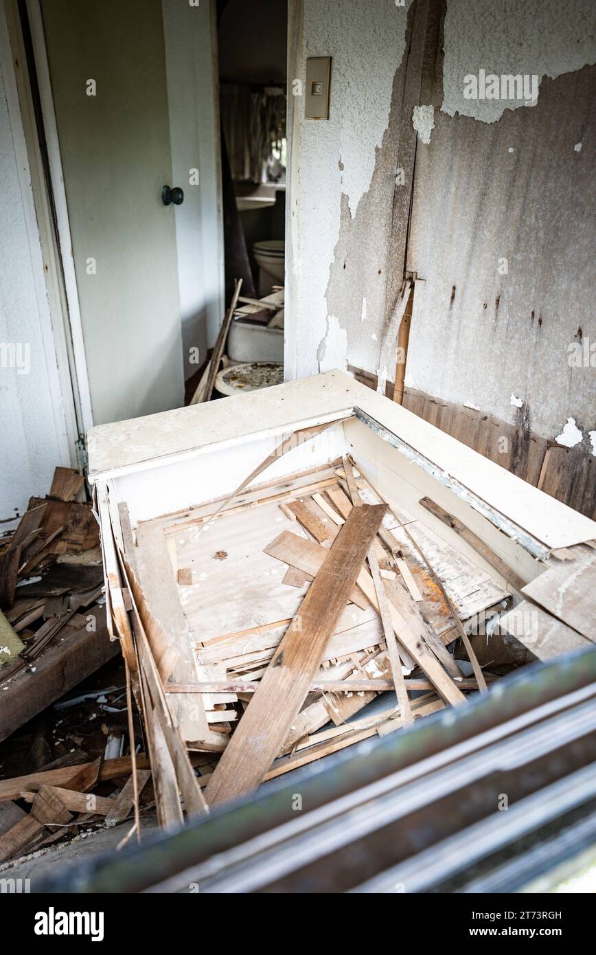 Abandoned House at Wanli Abandoned Ufo Village, Alien Invasion, Taipei ...