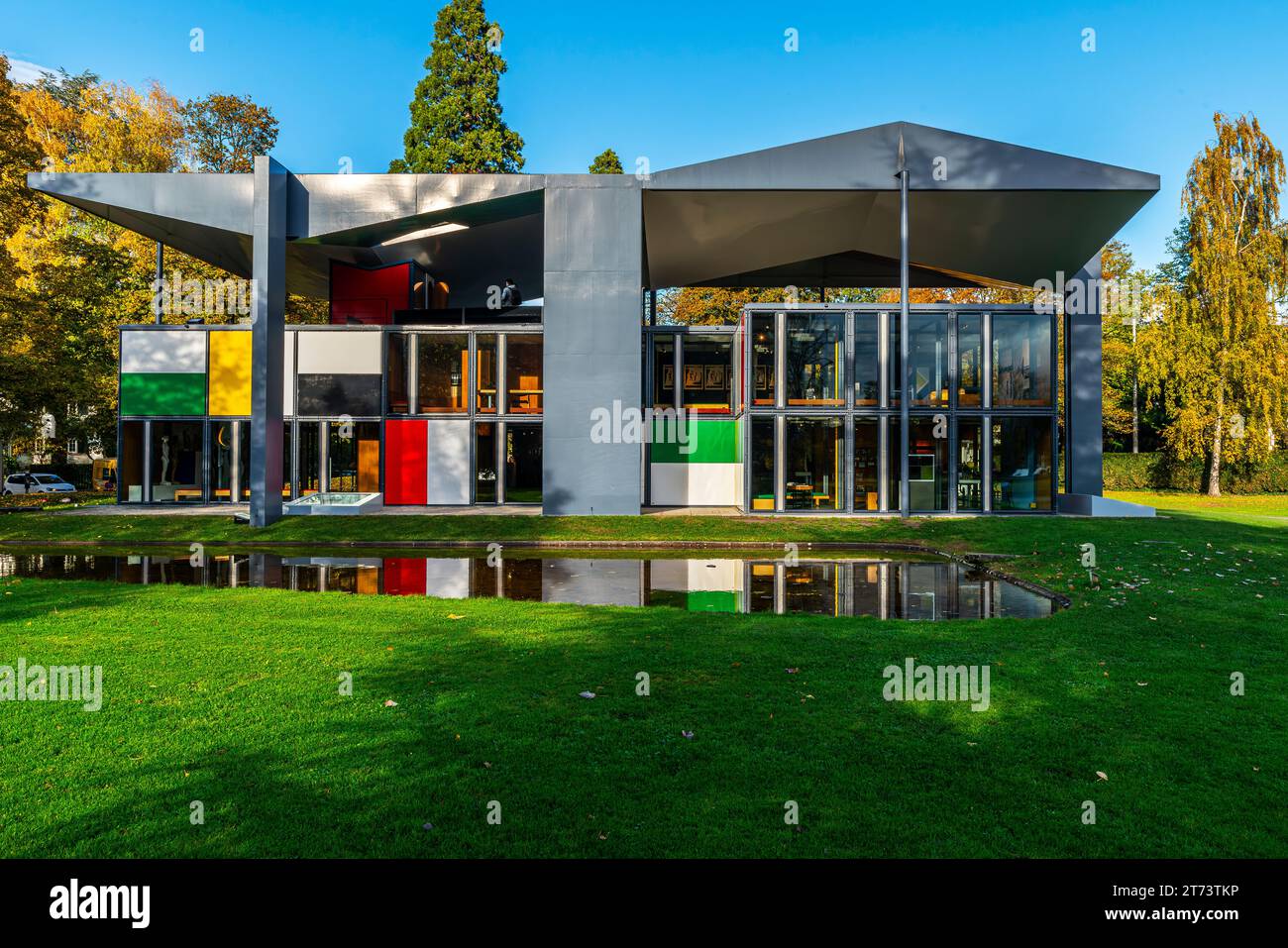 Pavillon Le Corbusier or Heidi Weber House designed by La Corbusier ...