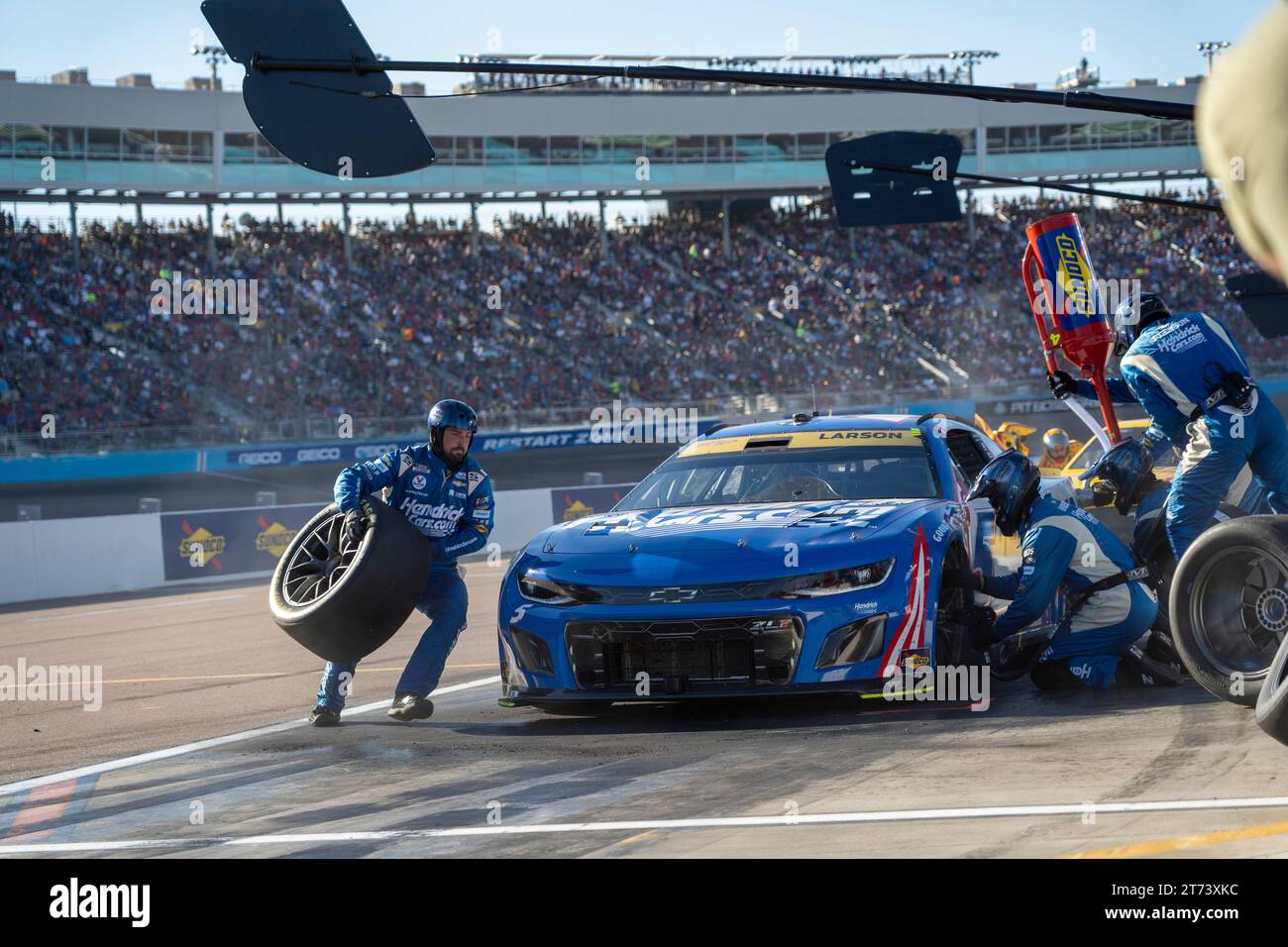 Avondale, AZ, USA. 5th Nov, 2023. NASCAR Cup Series Driver Kyle Larson ...