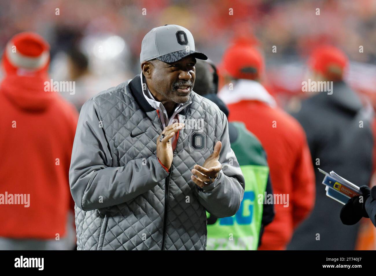 Ohio State athletics director Gene Smith walks the sidelines against ...