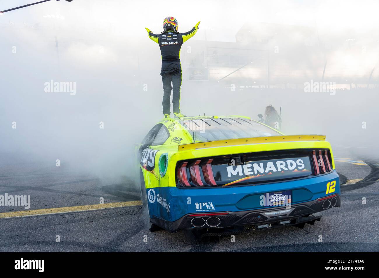 Avondale, AZ, USA. 5th Nov, 2023. NASCAR Cup Series Driver Ryan Blaney ...