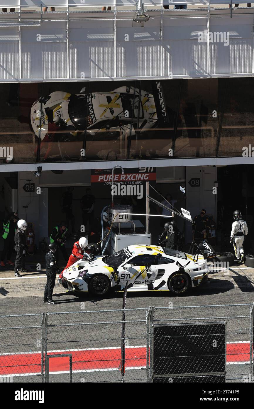 Pit stops in the Pit Lane at Festival of Speed (Festival de Velocidad ...
