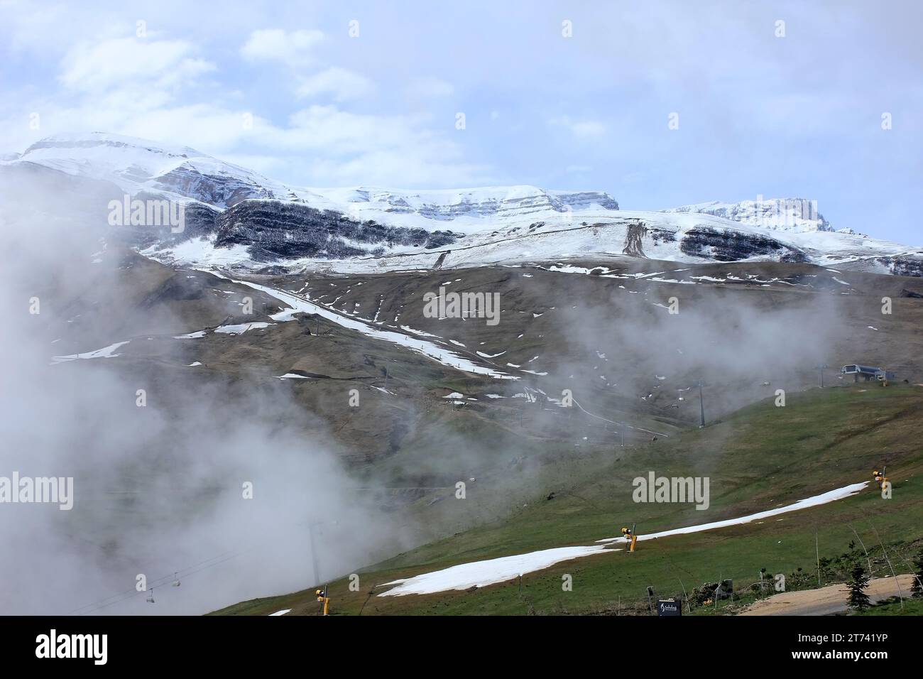 Cableways in the Shahdag tourist complex in the fog. Azerbaijan Stock ...