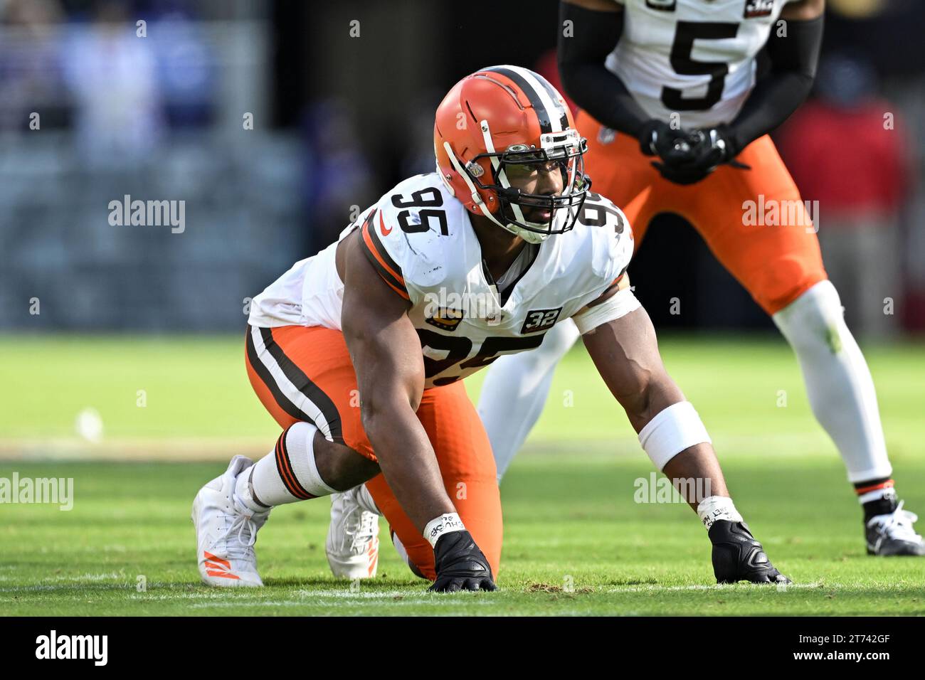 Cleveland Browns defensive end Myles Garrett (95) gets in position ...
