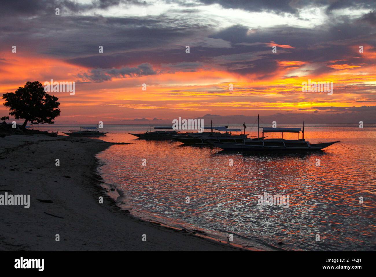 Philippines sunset hi-res stock photography and images - Alamy