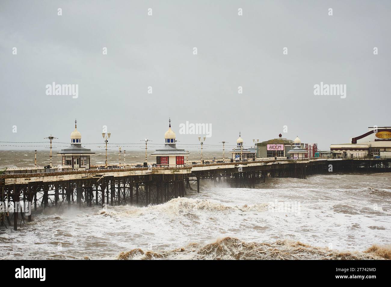 Storm Debi blowing in Blackpool in November 2023 Waves breaking over ...