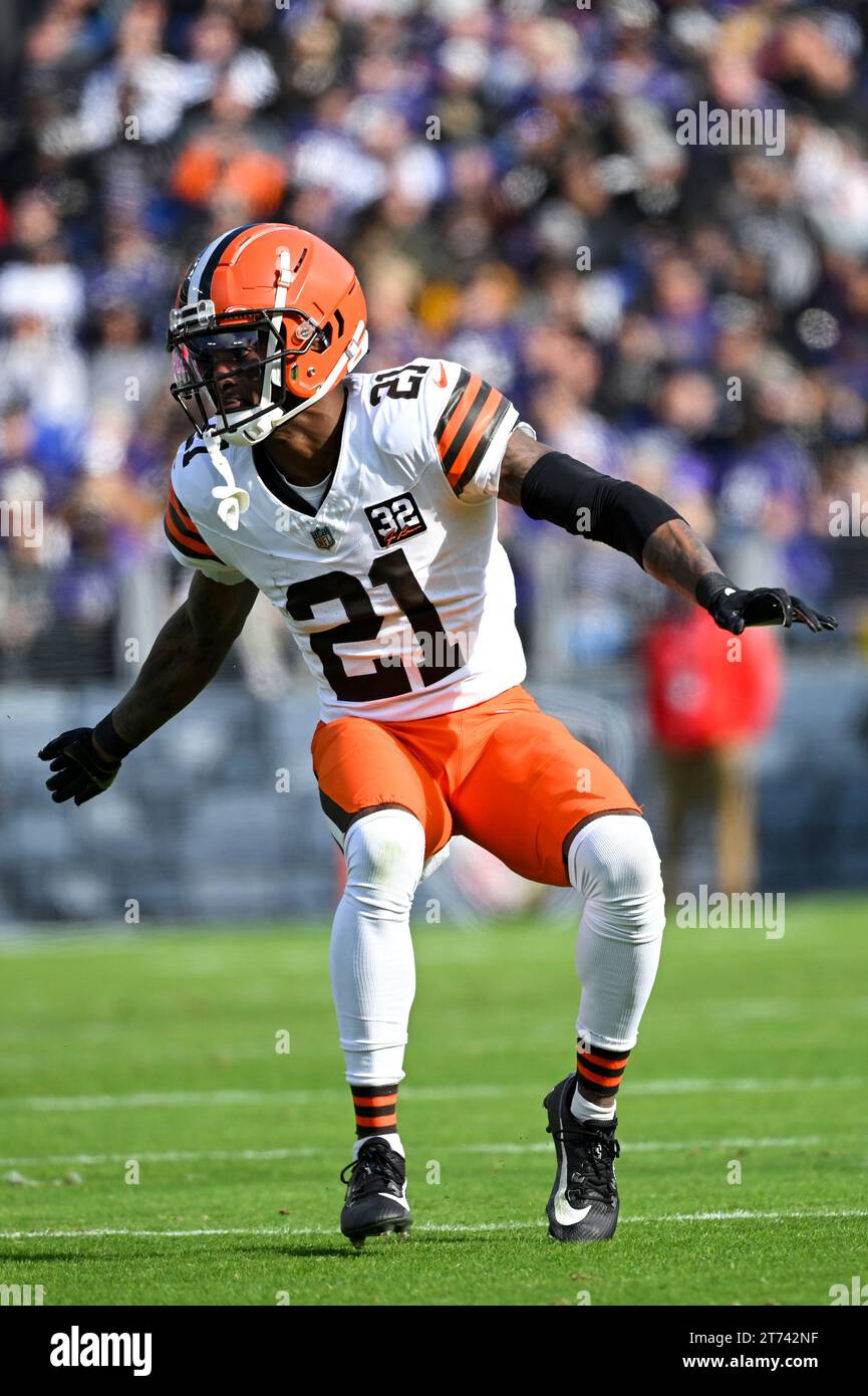 Cleveland Browns cornerback Denzel Ward (21) in action during the first ...