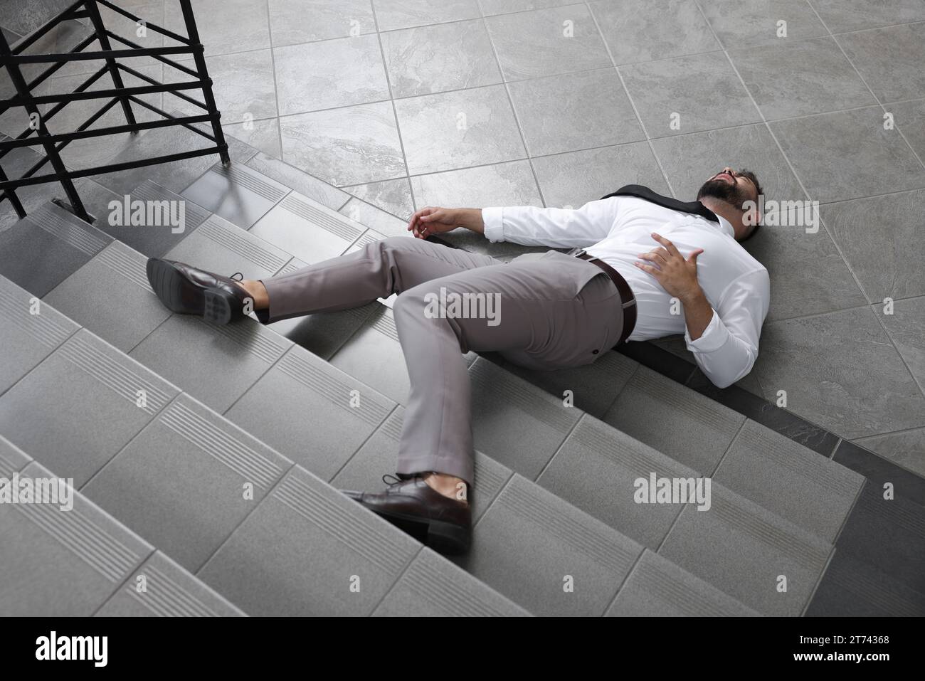 Man unconscious accident fall hi-res stock photography and images - Alamy