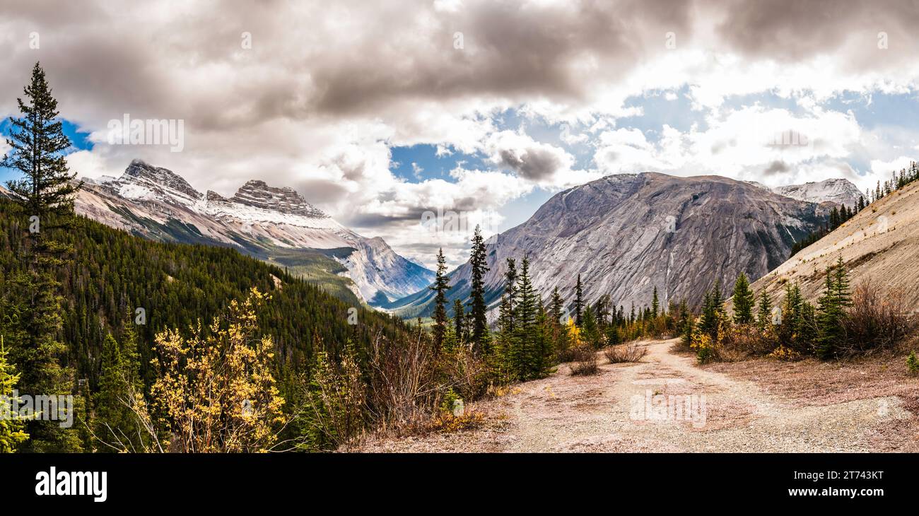 Panoramic view down the North Saskatchewan River valley from Cirrus ...
