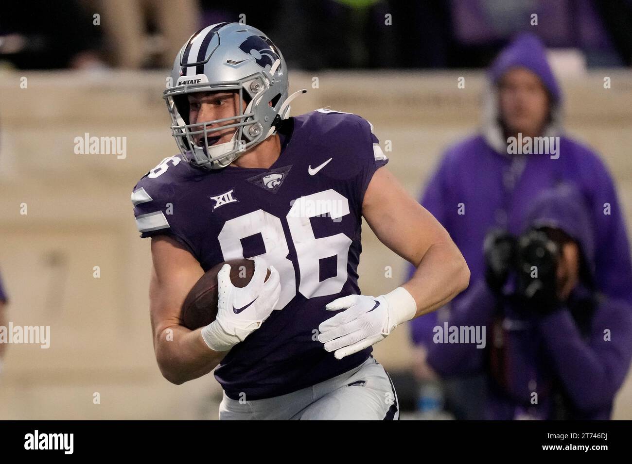 Kansas State tight end Garrett Oakley runs for a touchdown during the ...