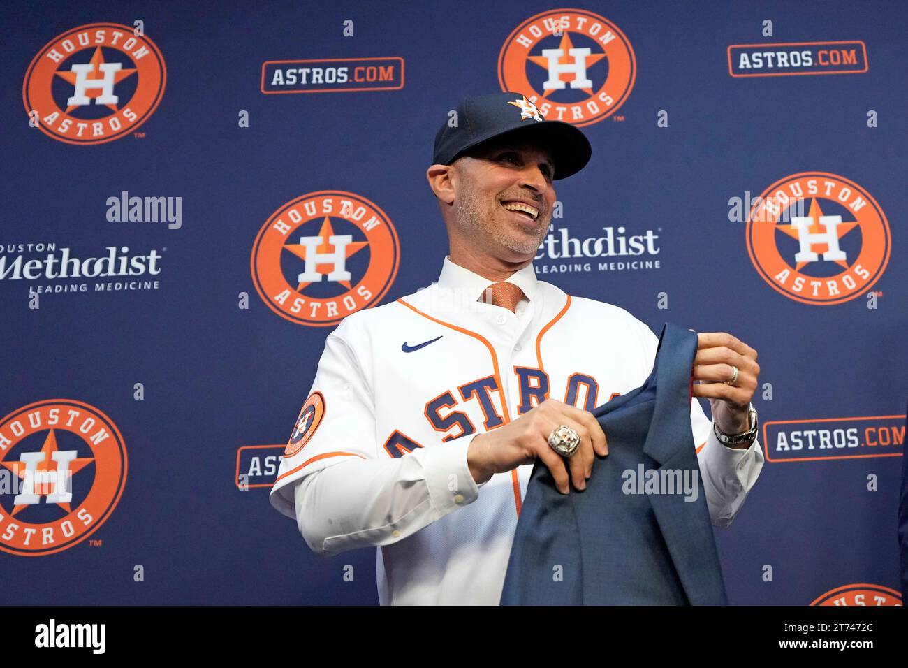 Houston Astros new baseball team manager Joe Espada smiles after a news ...
