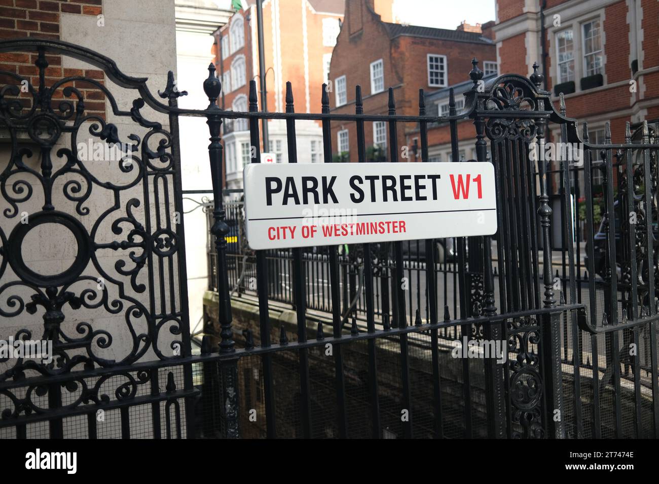 Park St. London W1 at the corner of Mount St as shown clearly on this ...