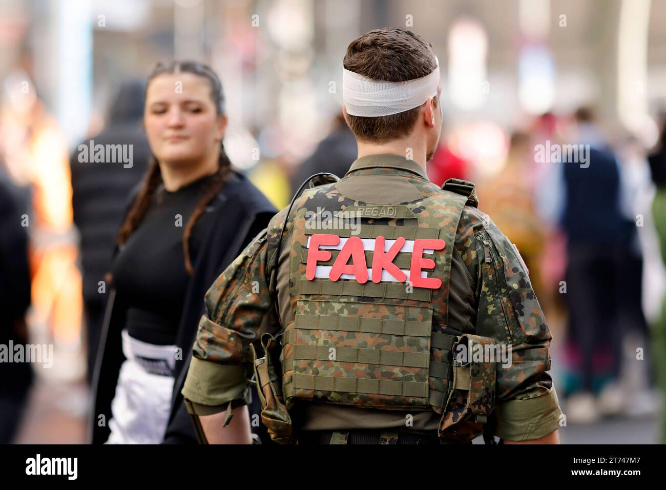 Fake kostum hi-res stock photography and images - Alamy