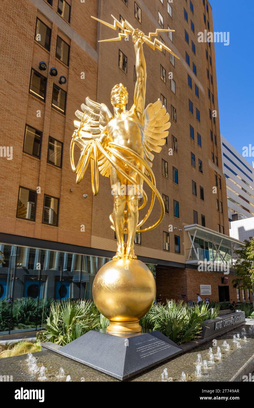 Spirit of communication statue hi-res stock photography and images - Alamy