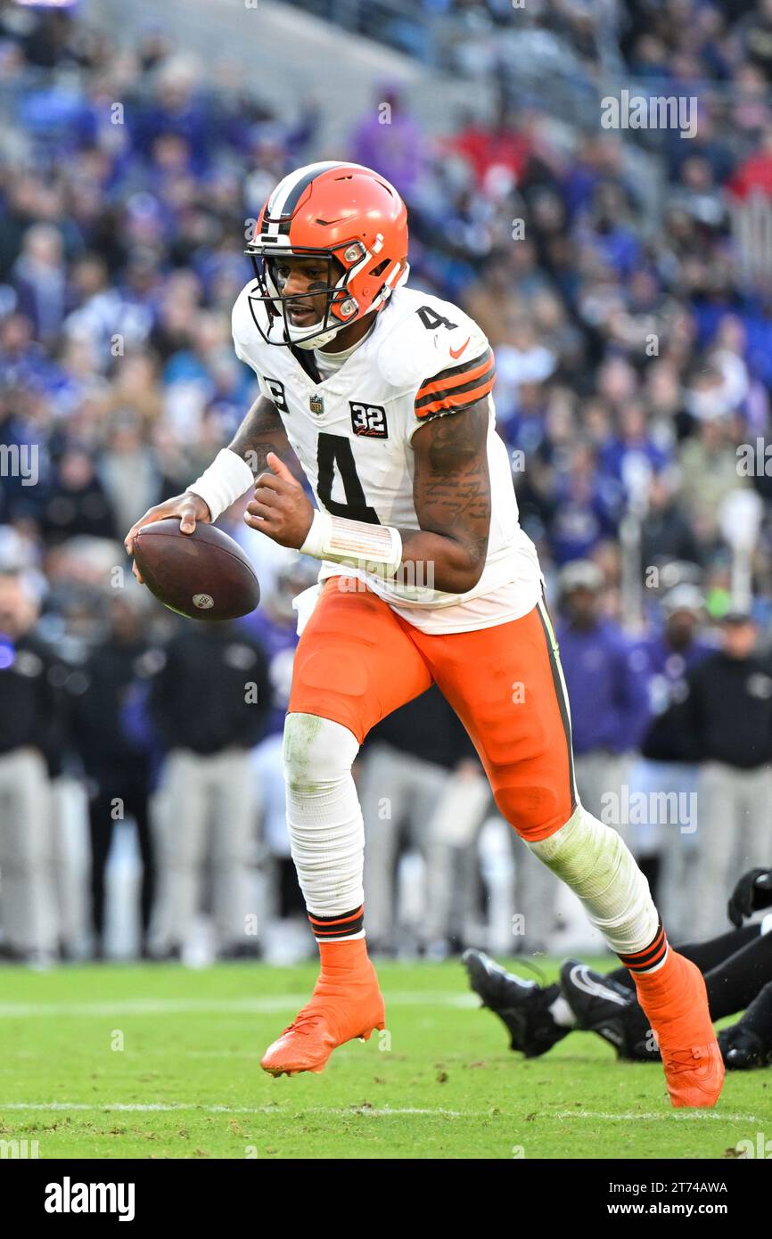 Cleveland Browns quarterback Deshaun Watson (4) runs the ball and ...