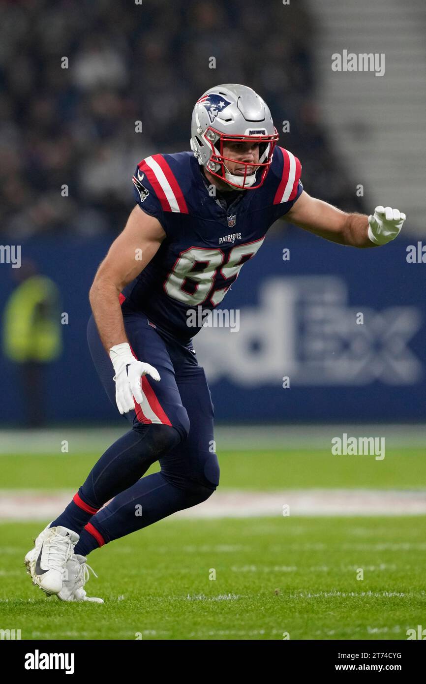 New England Patriots tight end Hunter Henry (85) in action during an ...
