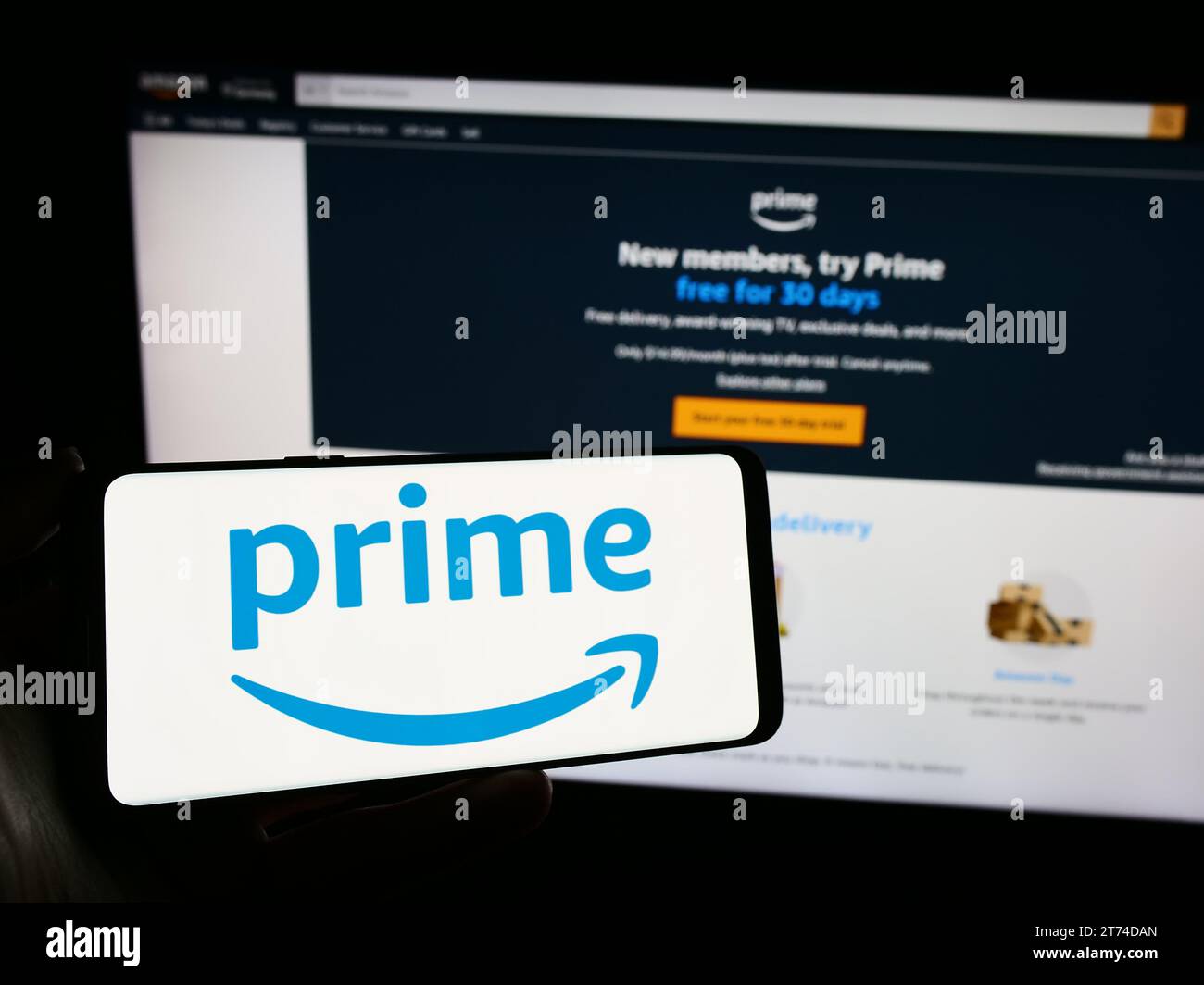 Amazon prime logo delivery hi-res stock photography and images - Alamy