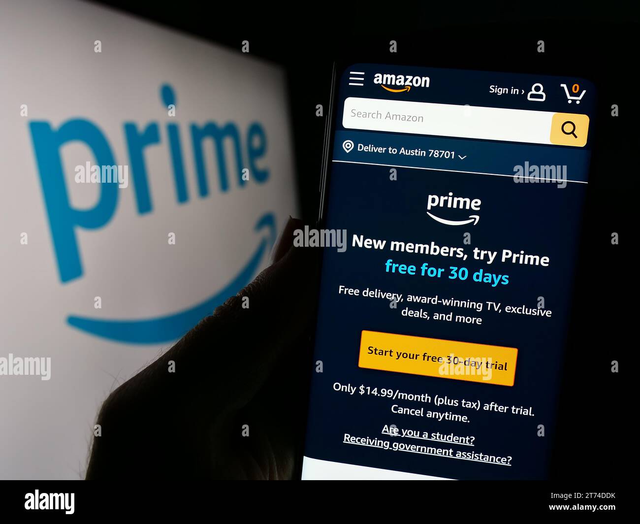 Amazonprime online hi-res stock photography and images - Alamy