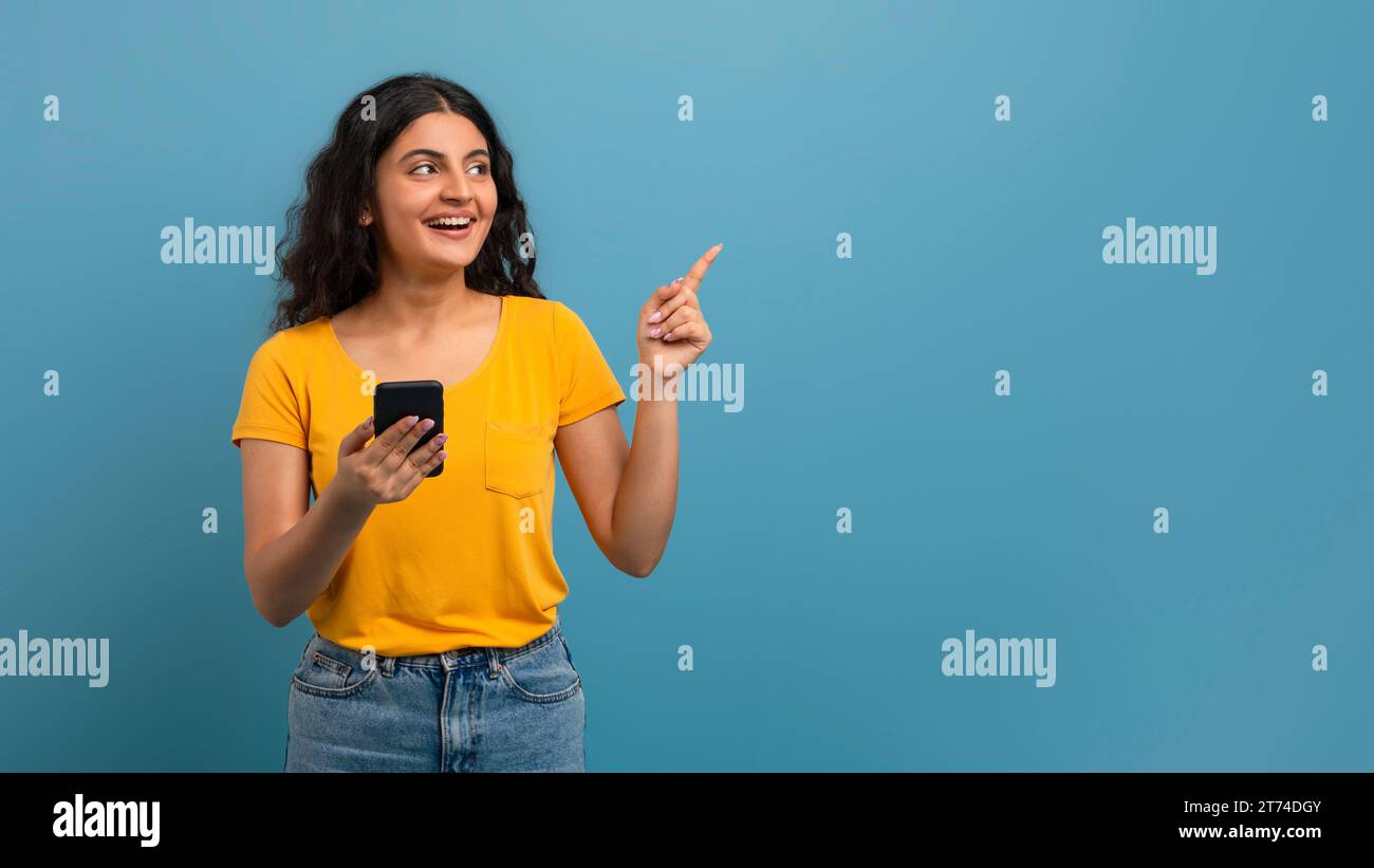 Indian woman using mobile phone hi-res stock photography and images - Alamy