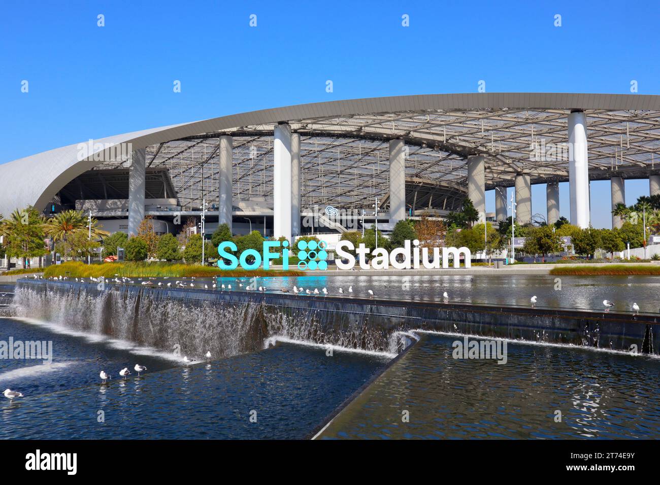 SoFi Stadium, Sports and Entertainment indoor stadium located at 1001 ...