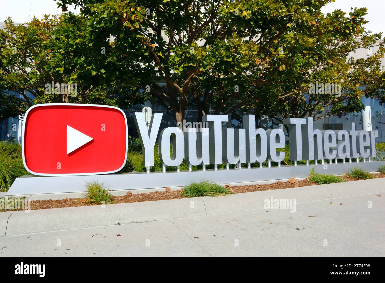 Sofi stadium youtube theater hi-res stock photography and images - Alamy