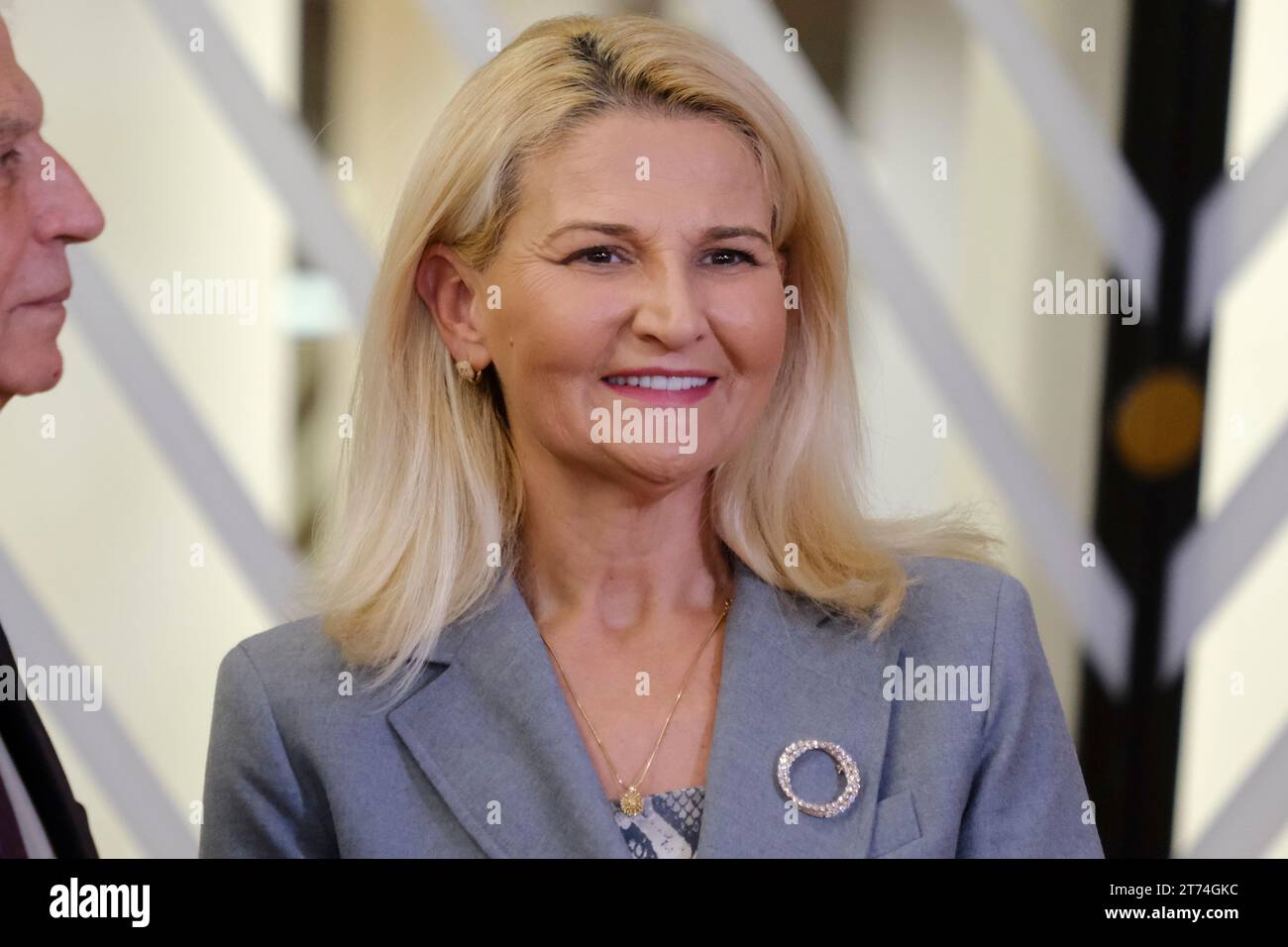 Meeiting hi-res stock photography and images - Alamy