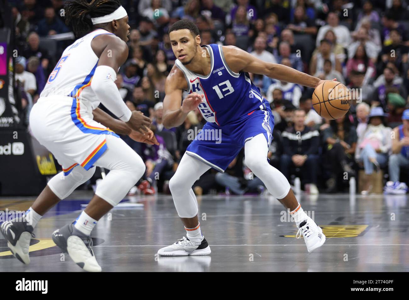Sacramento Kings forward Keegan Murray (13) drives to the basket ...