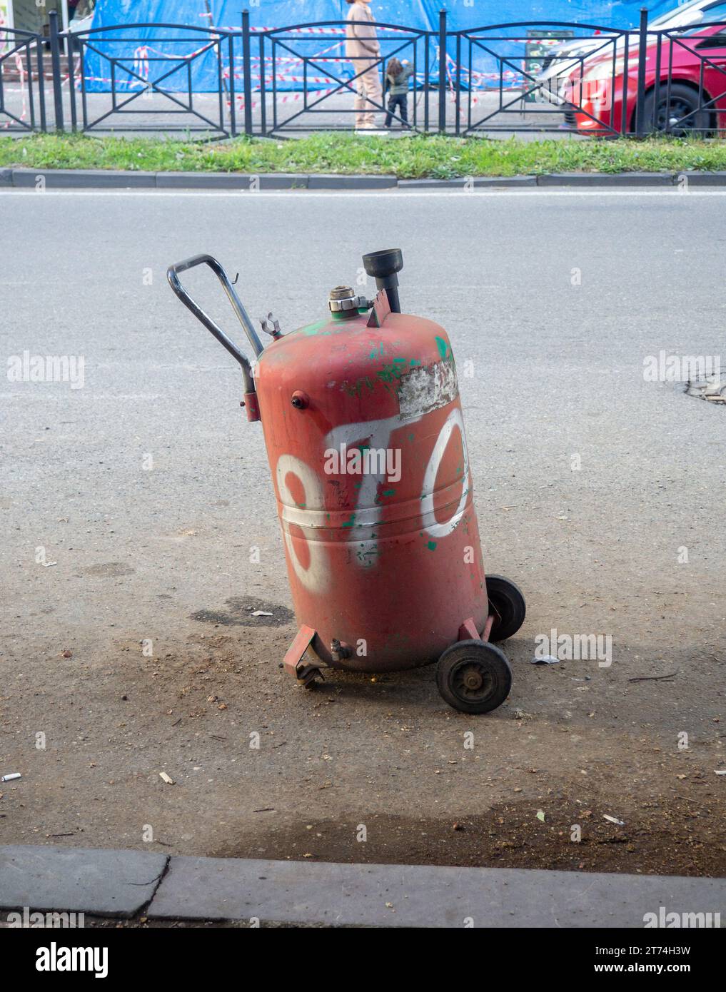 Lpg cylinder in car hi-res stock photography and images - Alamy