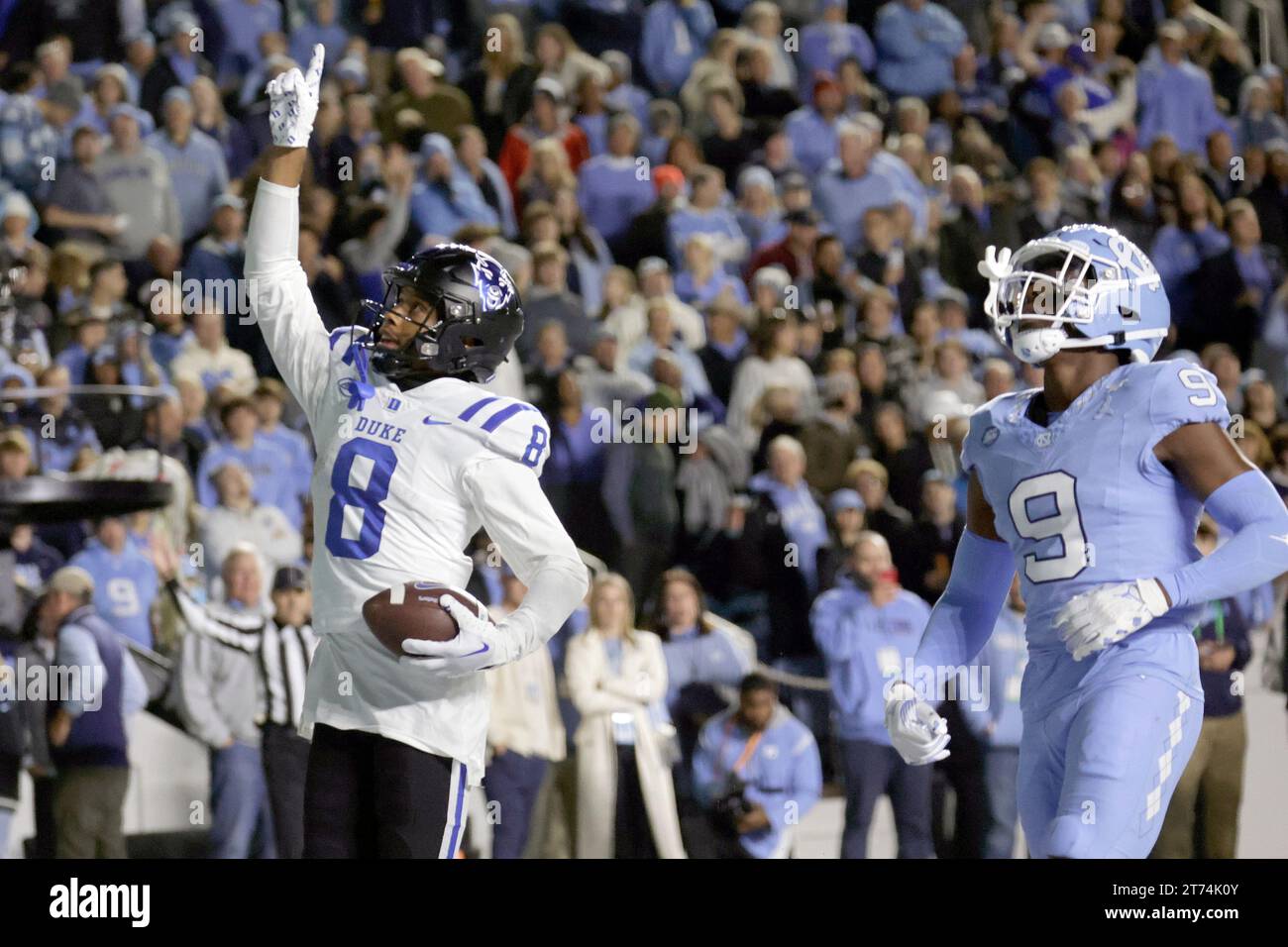 Duke wide receiver Jordan Moore (8) celebrates after catching a ...