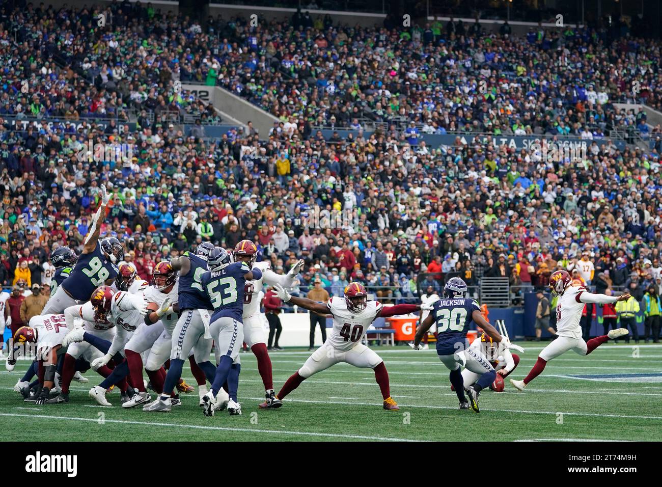 Washington Commanders place-kicker Joey Slye makes a field goal during ...