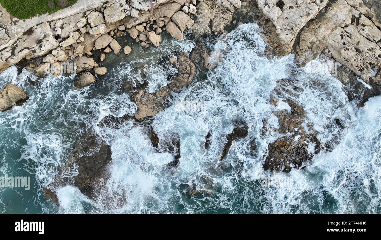 Aerial view waves hitting white hi-res stock photography and images - Alamy